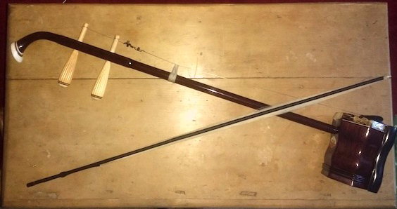Chinese Musical Instruments: Is that an Erhu? – Liv's Music World